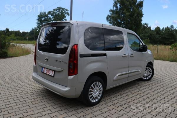 Brown Toyota Proace 2022 in Riga, with an engine capacity of 1.50 L and mileage of 172 thousand km for 11990 €, photo 4 on AUTOMOTO.COM.LV