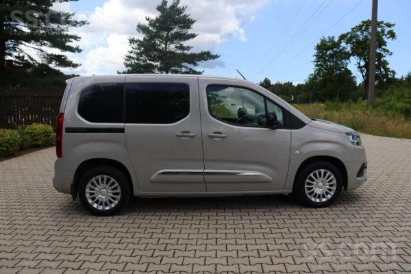Brown Toyota Proace 2022 in Riga, with an engine capacity of 1.50 L and mileage of 172 thousand km for 11990 €, photo 5 on AUTOMOTO.COM.LV