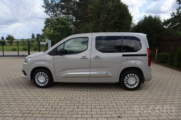 Brown Toyota Proace 2022 in Riga, with an engine capacity of 1.50 L and mileage of 172 thousand km for 11990 €, photo 6 on AUTOMOTO.COM.LV