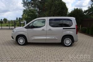 Brown Toyota Proace 2022 in Riga, with an engine capacity of 1.50 L and mileage of 172 thousand km for 11990 €, photo 7 on AUTOMOTO.COM.LV