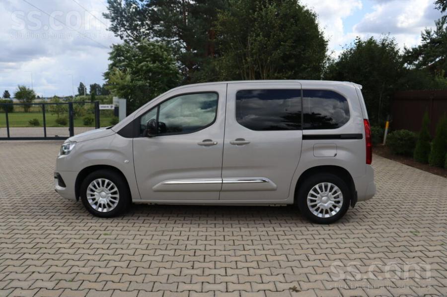 Brown Toyota Proace 2022 in Riga, with an engine capacity of 1.50 L and mileage of 172 thousand km for 11990 €, photo 7 on AUTOMOTO.COM.LV