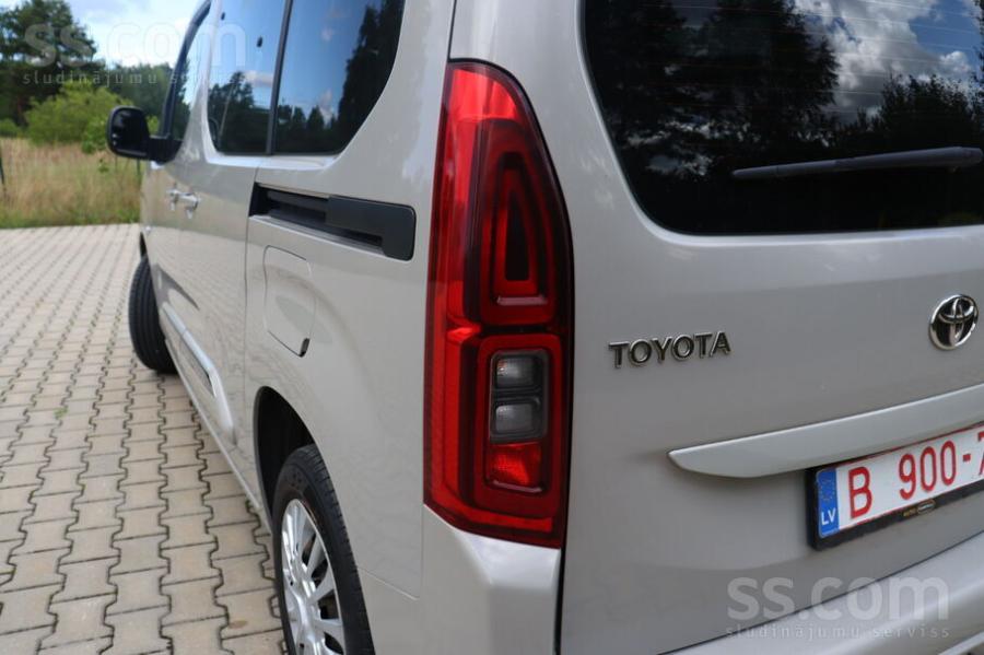 Brown Toyota Proace 2022 in Riga, with an engine capacity of 1.50 L and mileage of 172 thousand km for 11990 €, photo 10 on AUTOMOTO.COM.LV