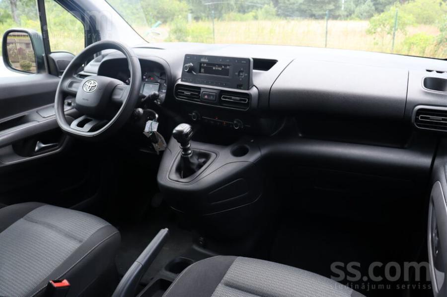 Brown Toyota Proace 2022 in Riga, with an engine capacity of 1.50 L and mileage of 172 thousand km for 11990 €, photo 11 on AUTOMOTO.COM.LV