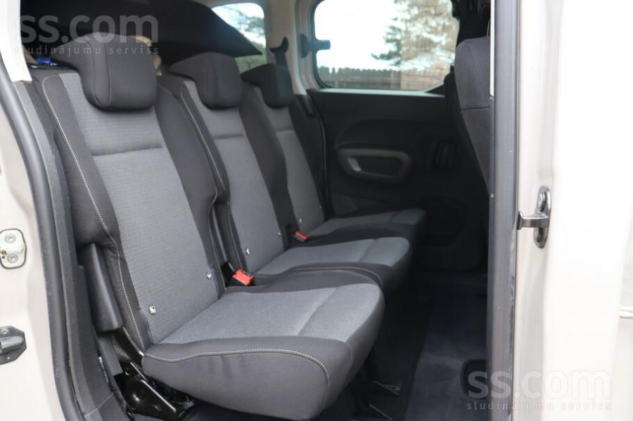 Brown Toyota Proace 2022 in Riga, with an engine capacity of 1.50 L and mileage of 172 thousand km for 11990 €, photo 15 on AUTOMOTO.COM.LV