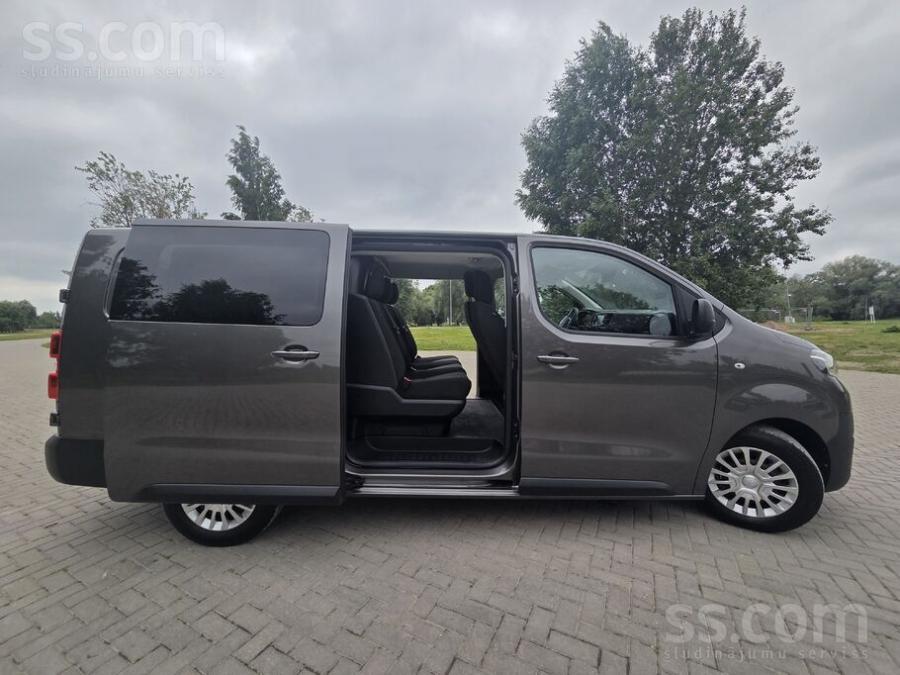Brown Toyota Proace 2023 in Riga, with an engine capacity of 2.00 L and mileage of 26 thousand km for 33638 €, photo 3 on AUTOMOTO.COM.LV