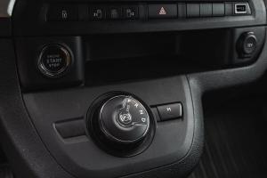 Brūns Toyota Proace 2021 Ventspils, ar dzinēja tilpumu 2.00 L un nobraukumu 214 tūkst. km par 26000 €, foto 28 vietnē AUTOMOTO.COM.LV