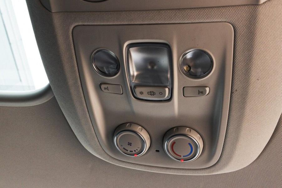 Brūns Toyota Proace 2021 Ventspils, ar dzinēja tilpumu 2.00 L un nobraukumu 214 tūkst. km par 26000 €, foto 40 vietnē AUTOMOTO.COM.LV