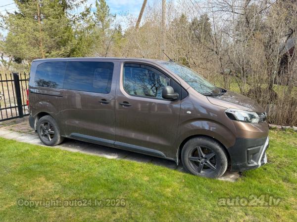 Brūns Toyota Proace 2017 Tallina, ar dzinēja tilpumu 1.60 L un nobraukumu 178 tūkst. km par 16999 €, foto  vietnē AUTOMOTO.COM.LV