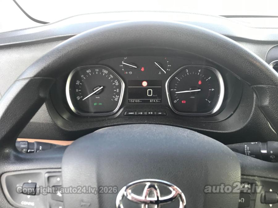Brown Toyota Proace 2018 in Tallinn, with an engine capacity of 2.00 L and mileage of 132 thousand km for 18500 €, photo 9 on AUTOMOTO.COM.LV