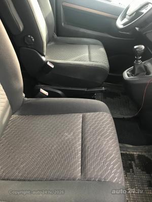 Brown Toyota Proace 2018 in Tallinn, with an engine capacity of 2.00 L and mileage of 132 thousand km for 18500 €, photo 11 on AUTOMOTO.COM.LV