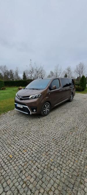 Brūns Toyota Proace 2021 Tallina, ar dzinēja tilpumu 2.00 L un nobraukumu 118 tūkst. km par 28520 €, foto  vietnē AUTOMOTO.COM.LV