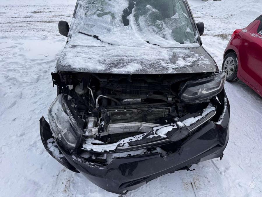 Black Toyota Proace City 2020 in Riga, with an engine capacity of 1.50 L and mileage of 113 thousand km for 5500 €, photo 8 on AUTOMOTO.COM.LV