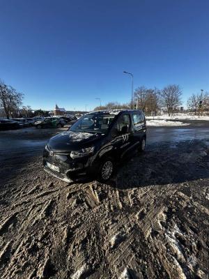 Черный Тойота Proace City 2021 в Каунас, объемом двигателя 1.50 л и пробегом 107 тыс. км за 11500 €, фото  на AUTOMOTO.COM.LV