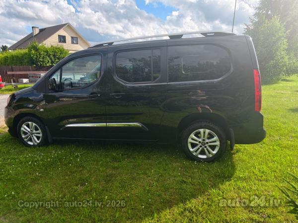Black Toyota Proace City 2020 in Tallinn, with an engine capacity of 1.50 L and mileage of 63 thousand km for 23500 €, photo 4 on AUTOMOTO.COM.LV