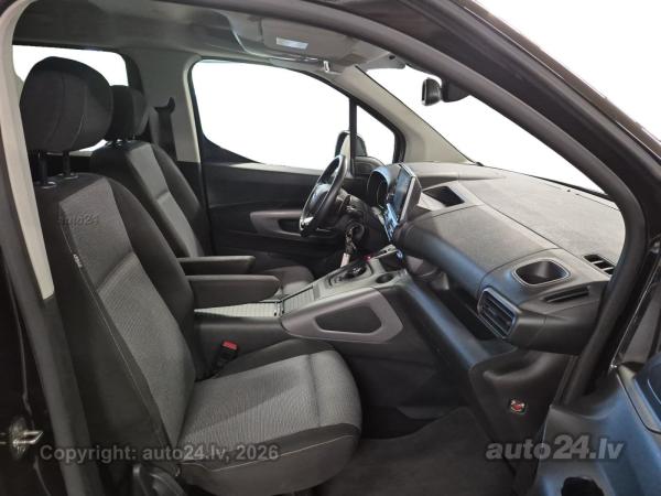 Black Toyota Proace City 2020 in Tallinn, with an engine capacity of 1.50 L and mileage of 152 thousand km for 17400 €, photo 6 on AUTOMOTO.COM.LV