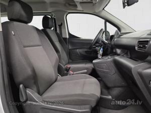 Black Toyota Proace City 2023 in Tallinn, with an engine capacity of 1.99 L and mileage of 53 thousand km for 17900 €, photo 7 on AUTOMOTO.COM.LV