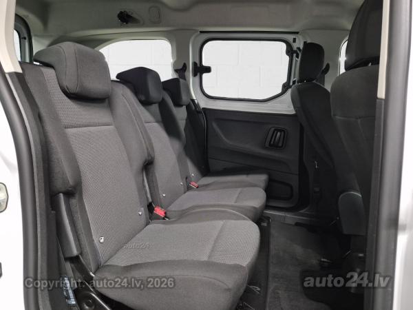 Black Toyota Proace City 2023 in Tallinn, with an engine capacity of 1.99 L and mileage of 53 thousand km for 17900 €, photo 7 on AUTOMOTO.COM.LV