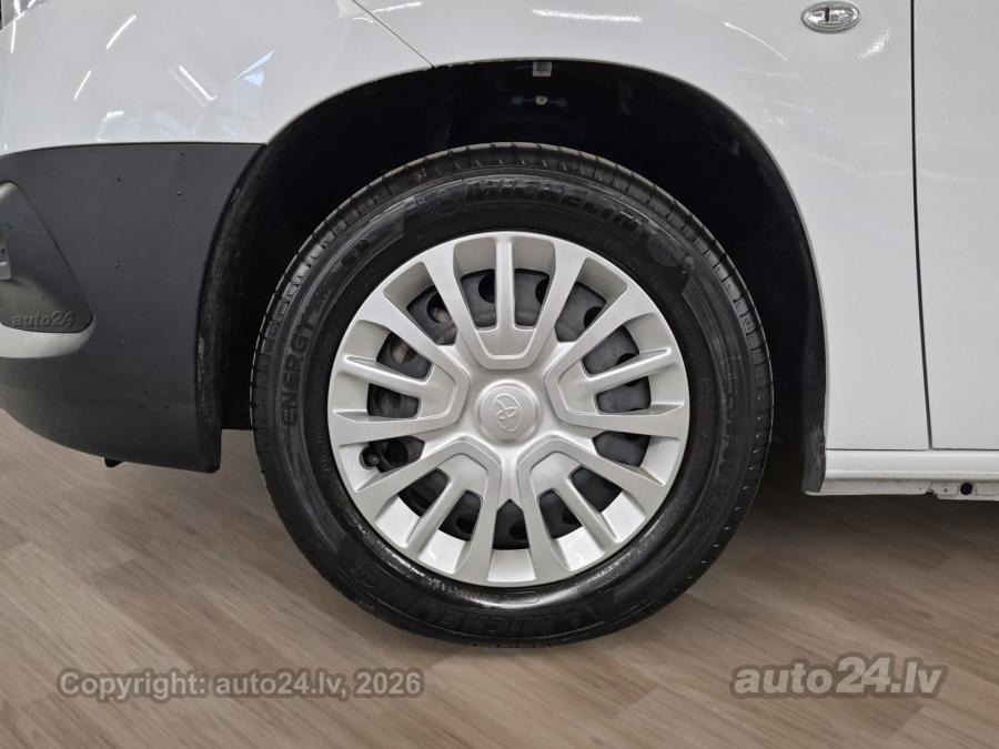 Black Toyota Proace City 2023 in Tallinn, with an engine capacity of 1.99 L and mileage of 53 thousand km for 17900 €, photo 16 on AUTOMOTO.COM.LV
