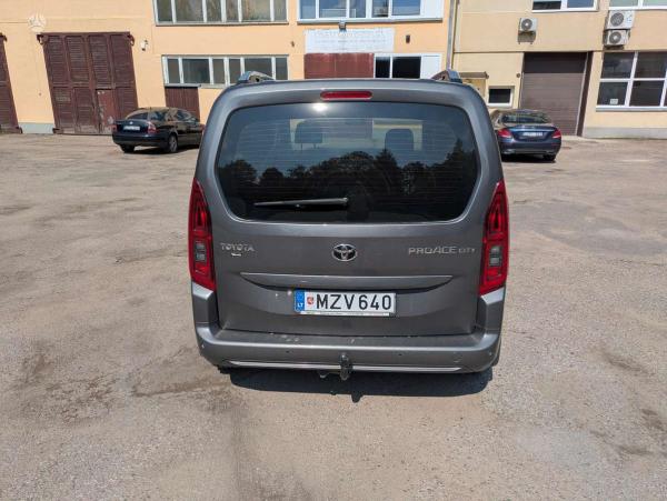 Grey Toyota Proace City 2021 in Vilnius, with an engine capacity of 1.50 L and mileage of 89 thousand km for 12999 €, photo 9 on AUTOMOTO.COM.LV