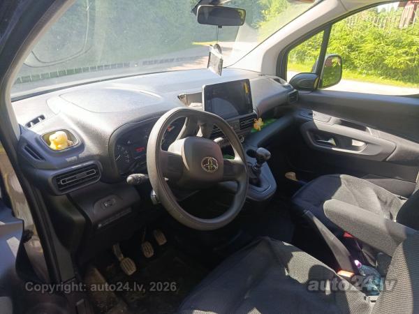 Pelēks Toyota Proace City 2022 Tallina, ar dzinēja tilpumu 1.20 L un nobraukumu 47 tūkst. km par 15000 €, foto 6 vietnē AUTOMOTO.COM.LV