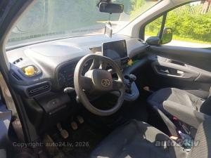 Pelēks Toyota Proace City 2022 Tallina, ar dzinēja tilpumu 1.20 L un nobraukumu 47 tūkst. km par 15000 €, foto 7 vietnē AUTOMOTO.COM.LV