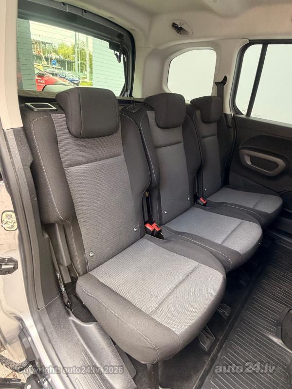 Grey Toyota Proace City 2020 in Tallinn, with an engine capacity of 1.50 L and mileage of 135 thousand km for 14995 €, photo 7 on AUTOMOTO.COM.LV