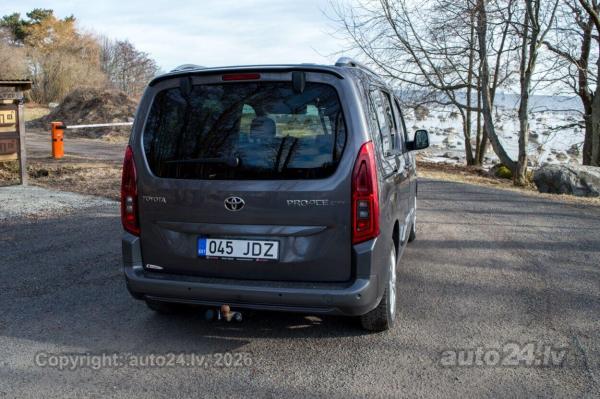 Grey Toyota Proace City 2021 in Tallinn, with an engine capacity of 1.20 L and mileage of 75 thousand km for 19999 €, photo 2 on AUTOMOTO.COM.LV