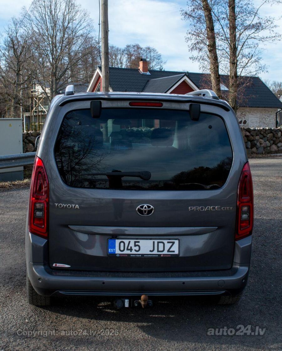 Pelēks Toyota Proace City 2021 Tallina, ar dzinēja tilpumu 1.20 L un nobraukumu 75 tūkst. km par 19999 €, foto 5 vietnē AUTOMOTO.COM.LV