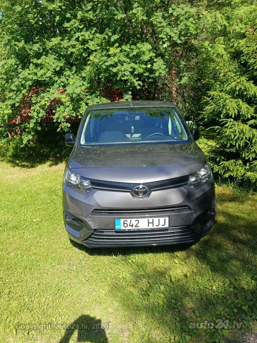 Grey Toyota Proace City 2022 in Tallinn, with an engine capacity of 1.20 L and mileage of 50 thousand km for 12500 €, photo 1 on AUTOMOTO.COM.LV