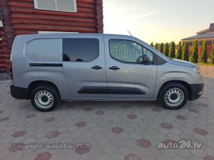 Pelēks Toyota Proace City 2024 Paide, ar dzinēja tilpumu 1.50 L un nobraukumu 46 tūkst. km par 26900 €, foto 4 vietnē AUTOMOTO.COM.LV