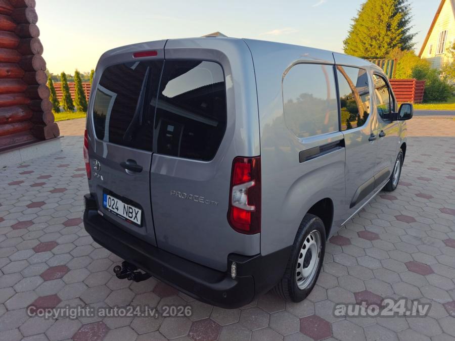 Pelēks Toyota Proace City 2024 Paide, ar dzinēja tilpumu 1.50 L un nobraukumu 46 tūkst. km par 26900 €, foto 5 vietnē AUTOMOTO.COM.LV