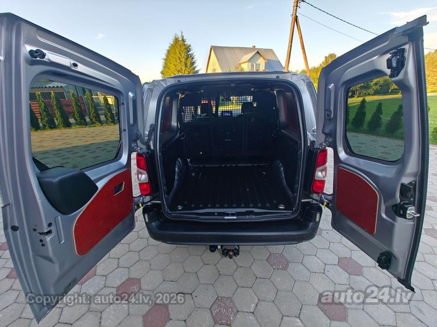Pelēks Toyota Proace City 2024 Paide, ar dzinēja tilpumu 1.50 L un nobraukumu 46 tūkst. km par 26900 €, foto 9 vietnē AUTOMOTO.COM.LV
