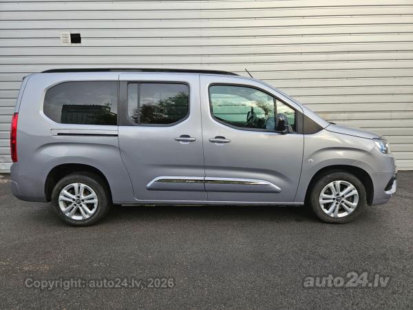 Grey Toyota Proace City 2024 in Tallinn, with an engine capacity of 1.50 L and mileage of 89 thousand km for 27000 €, photo 3 on AUTOMOTO.COM.LV
