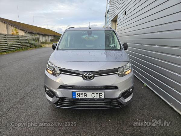 Grey Toyota Proace City 2024 in Tallinn, with an engine capacity of 1.50 L and mileage of 89 thousand km for 27000 €, photo 4 on AUTOMOTO.COM.LV