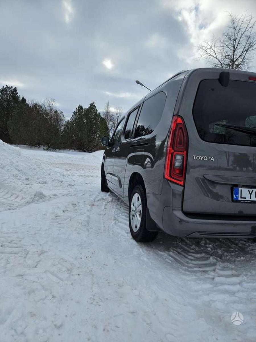 Brown Toyota Proace City Verso 2020 in Silute, with an engine capacity of 1.50 L and mileage of 111 thousand km for 17300 €, photo 5 on AUTOMOTO.COM.LV