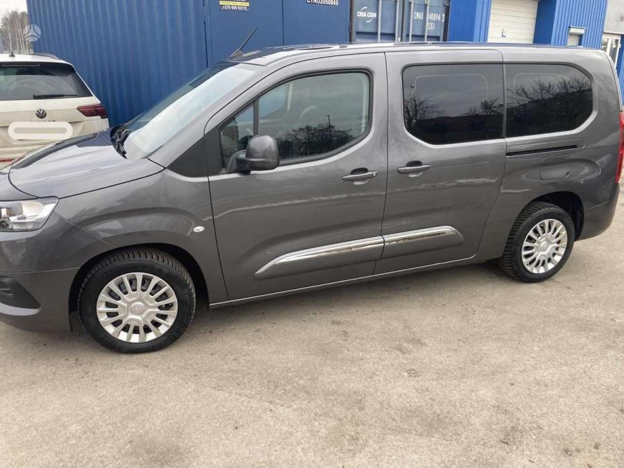 Grey Toyota Proace City Verso 2020 in Kaunas, with an engine capacity of 1.50 L and mileage of 210 thousand km for 13200 €, photo 5 on AUTOMOTO.COM.LV