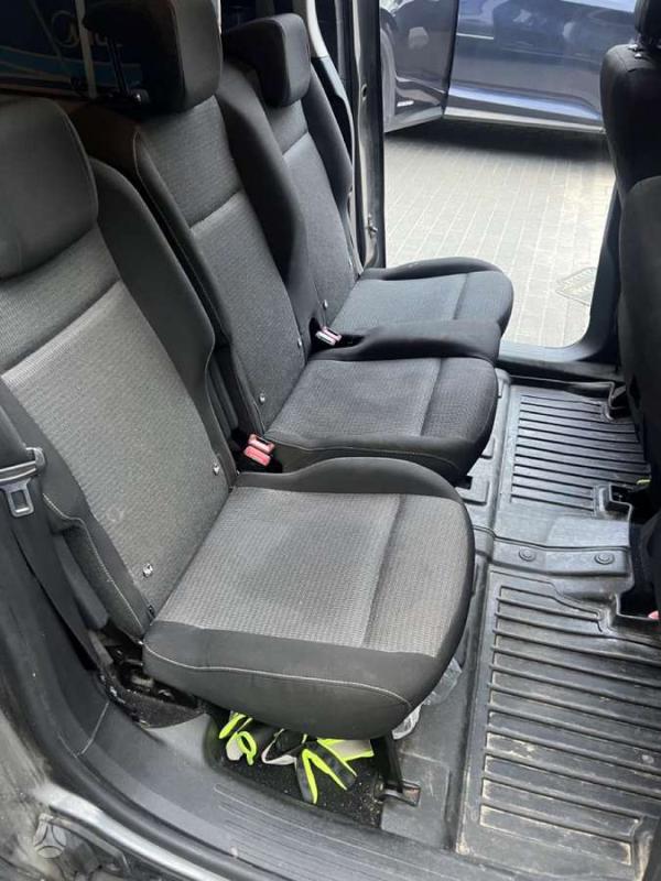 Grey Toyota Proace City Verso 2020 in Kaunas, with an engine capacity of 1.50 L and mileage of 210 thousand km for 13200 €, photo 8 on AUTOMOTO.COM.LV