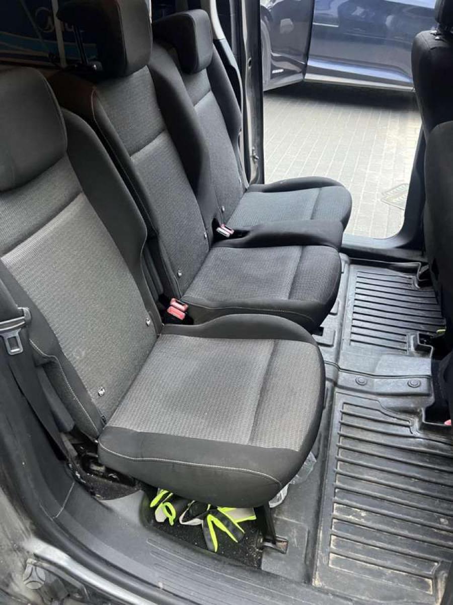 Grey Toyota Proace City Verso 2020 in Kaunas, with an engine capacity of 1.50 L and mileage of 210 thousand km for 13200 €, photo 8 on AUTOMOTO.COM.LV