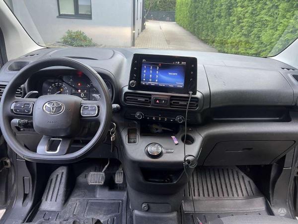 Grey Toyota Proace City Verso 2020 in Kaunas, with an engine capacity of 1.50 L and mileage of 210 thousand km for 13200 €, photo 10 on AUTOMOTO.COM.LV