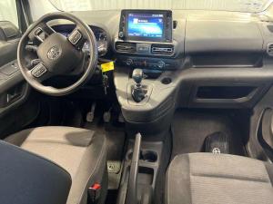 Pelēks Toyota Proace City Verso 2023 Viļņa, ar dzinēja tilpumu 1.20 L un nobraukumu 82 tūkst. km par 19844 €, foto 8 vietnē AUTOMOTO.COM.LV