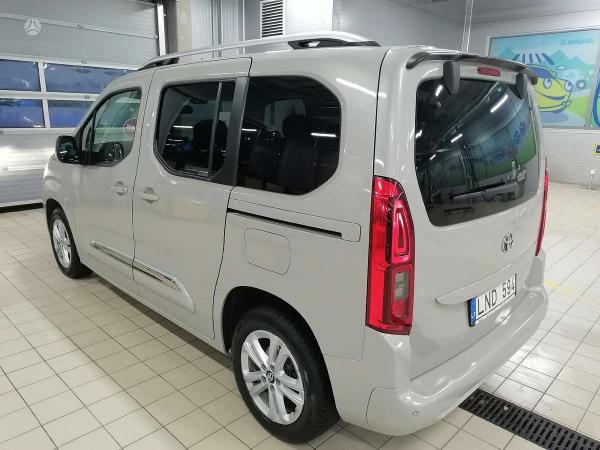 Pelēks Toyota Proace City Verso 2020 Viļņa, ar dzinēja tilpumu 1.20 L un nobraukumu 168 tūkst. km par 12400 €, foto 4 vietnē AUTOMOTO.COM.LV