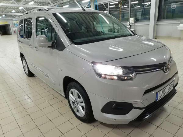 Pelēks Toyota Proace City Verso 2020 Viļņa, ar dzinēja tilpumu 1.20 L un nobraukumu 168 tūkst. km par 12400 €, foto 8 vietnē AUTOMOTO.COM.LV