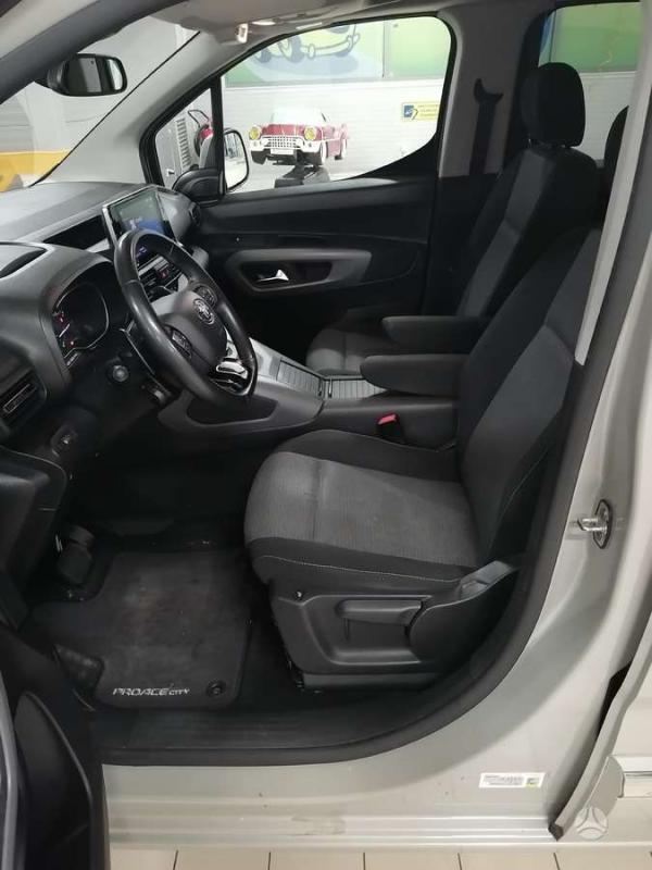 Pelēks Toyota Proace City Verso 2020 Viļņa, ar dzinēja tilpumu 1.20 L un nobraukumu 168 tūkst. km par 12400 €, foto 11 vietnē AUTOMOTO.COM.LV
