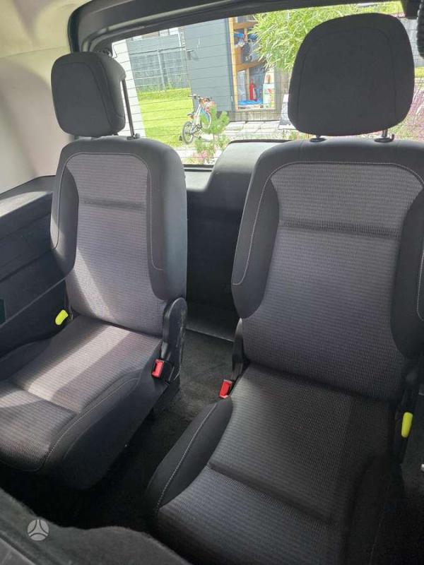 Grey Toyota Proace City Verso 2020 in Klaipeda, with an engine capacity of 1.50 L and mileage of 174 thousand km for 16500 €, photo 7 on AUTOMOTO.COM.LV
