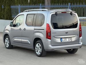 Pelēks Toyota Proace City Verso 2021 Viļņa, ar dzinēja tilpumu 1.20 L un nobraukumu 95 tūkst. km par 16500 €, foto 3 vietnē AUTOMOTO.COM.LV