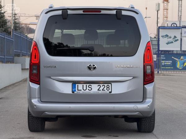 Pelēks Toyota Proace City Verso 2021 Viļņa, ar dzinēja tilpumu 1.20 L un nobraukumu 95 tūkst. km par 16500 €, foto 4 vietnē AUTOMOTO.COM.LV