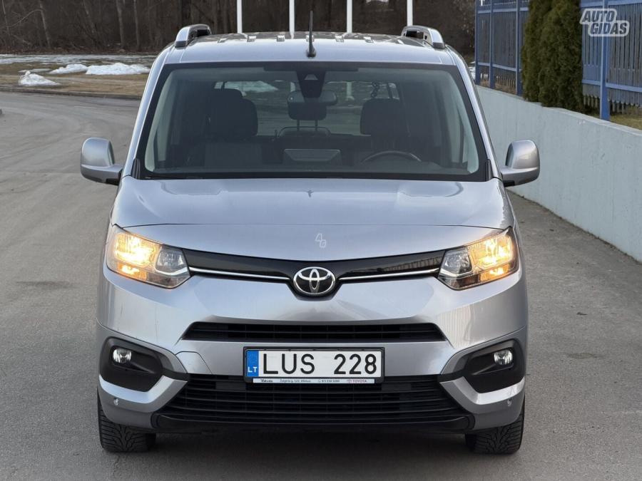 Pelēks Toyota Proace City Verso 2021 Viļņa, ar dzinēja tilpumu 1.20 L un nobraukumu 95 tūkst. km par 16500 €, foto 10 vietnē AUTOMOTO.COM.LV
