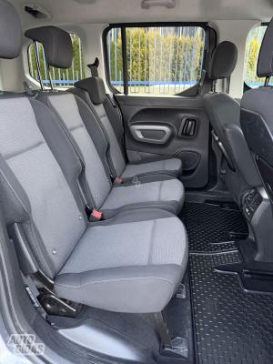 Pelēks Toyota Proace City Verso 2021 Viļņa, ar dzinēja tilpumu 1.20 L un nobraukumu 95 tūkst. km par 16500 €, foto 20 vietnē AUTOMOTO.COM.LV