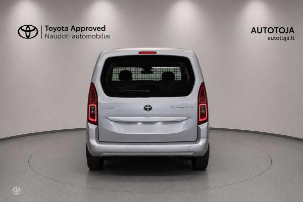 Pelēks Toyota Proace City Verso 2021 Kauņa, ar dzinēja tilpumu 1.50 L un nobraukumu 109 tūkst. km par 13500 €, foto 4 vietnē AUTOMOTO.COM.LV