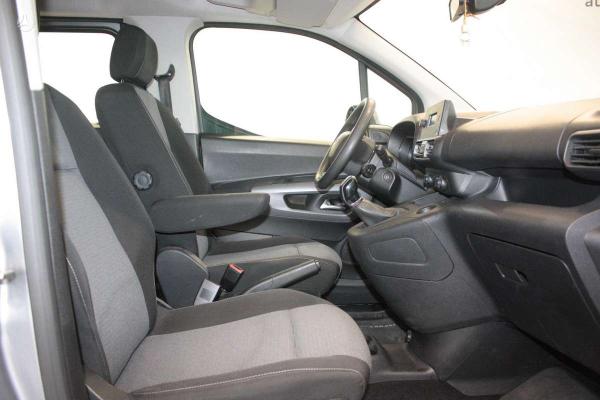 Pelēks Toyota Proace City Verso 2021 Kauņa, ar dzinēja tilpumu 1.50 L un nobraukumu 109 tūkst. km par 13500 €, foto 6 vietnē AUTOMOTO.COM.LV